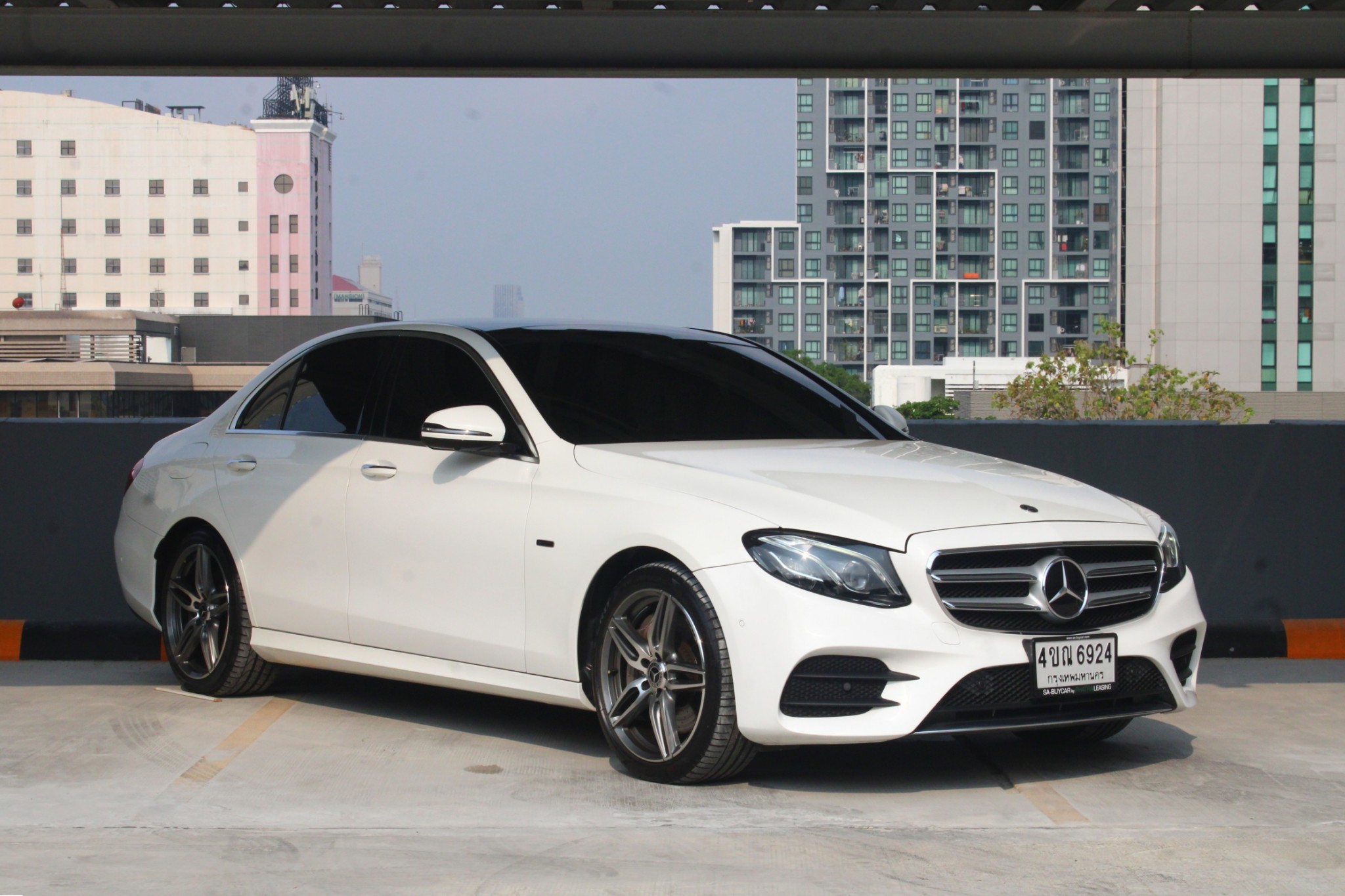 MERCEDES BENZ E350e (145,xxx) AMG Dynamic